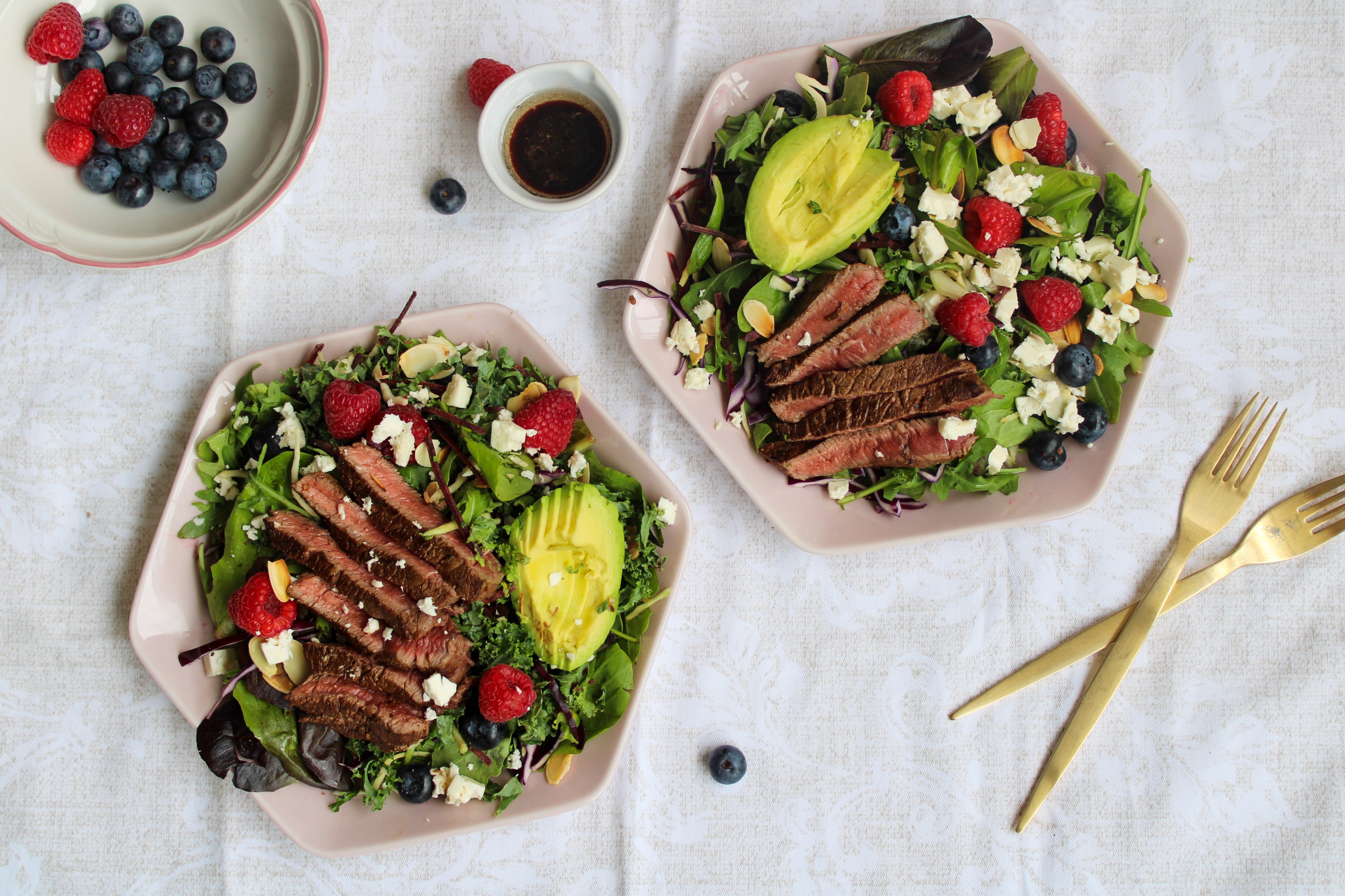 How to turn a simple salad into a nourishing and appetizing main course ...